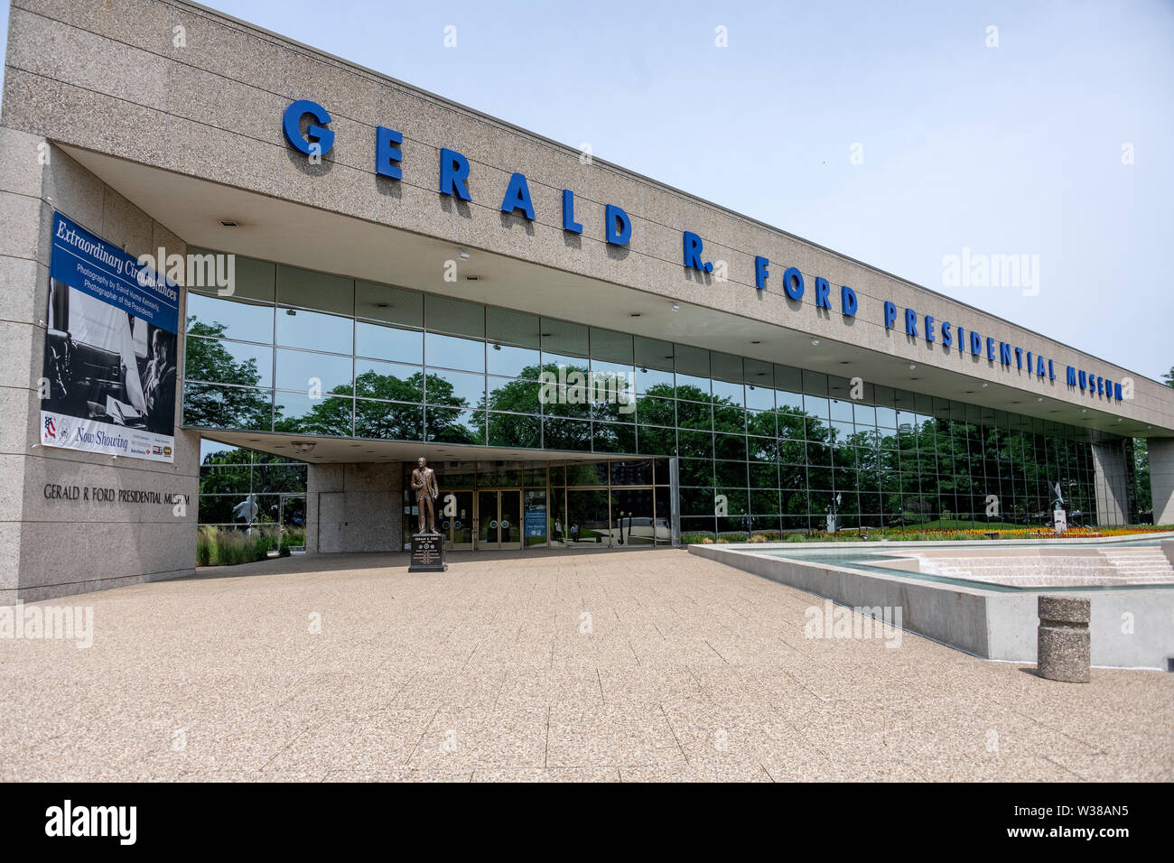 Exterior of the Gerald R. Ford Presidential Library and Museum in Grand ...
