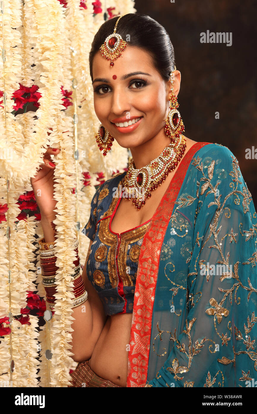Portrait of an Indian bride smiling Stock Photo - Alamy