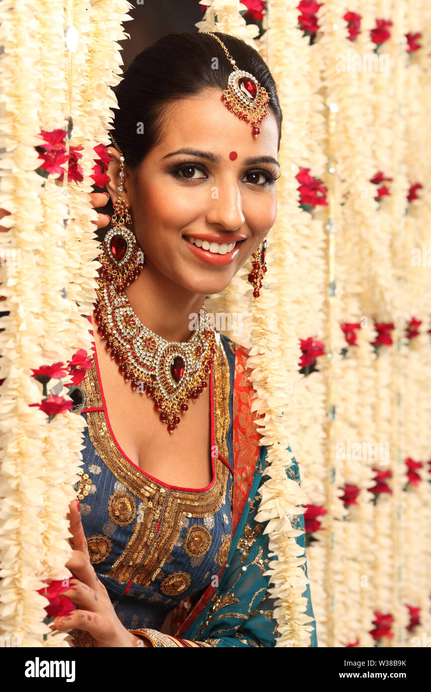Portrait of an Indian bride smiling Stock Photo - Alamy