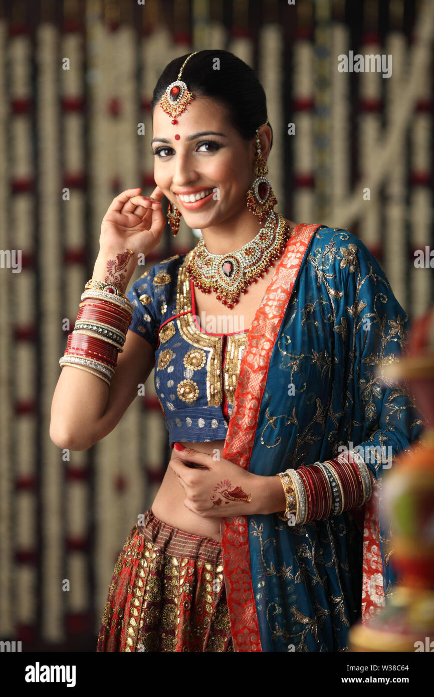Portrait of an Indian bride smiling Stock Photo - Alamy