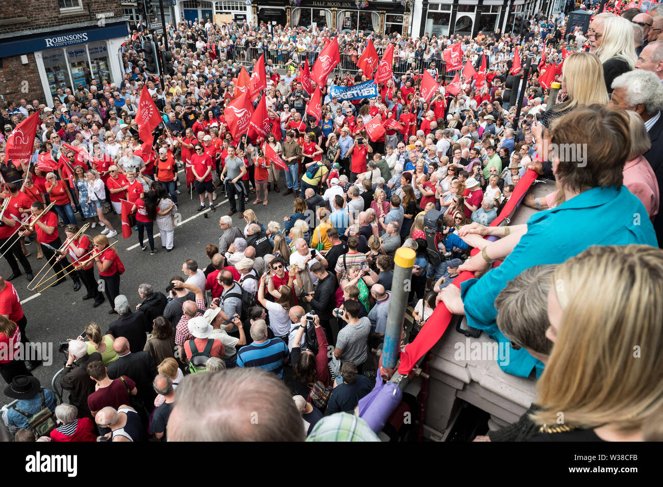 Unite banners hi-res stock photography and images - Alamy