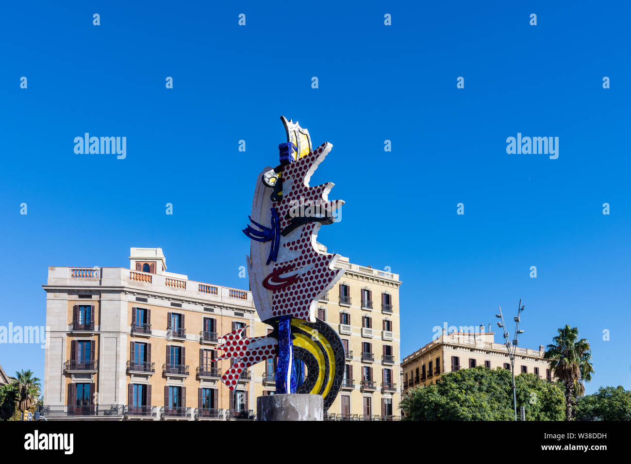 El Cap de Barcelona, colorful statue by the sea. Barcelona, Spain Stock ...