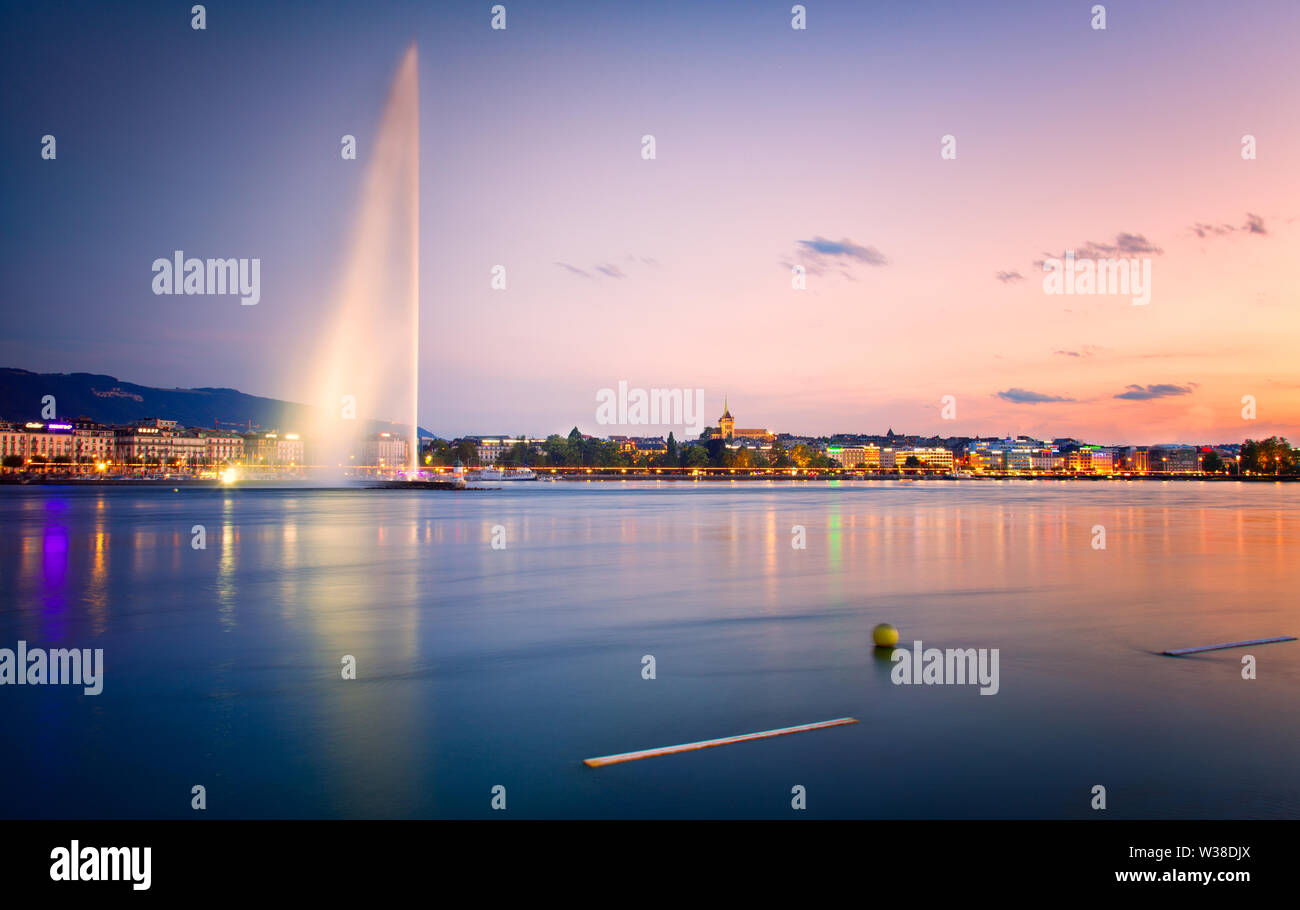 Downtown lake geneva hi-res stock photography and images - Alamy