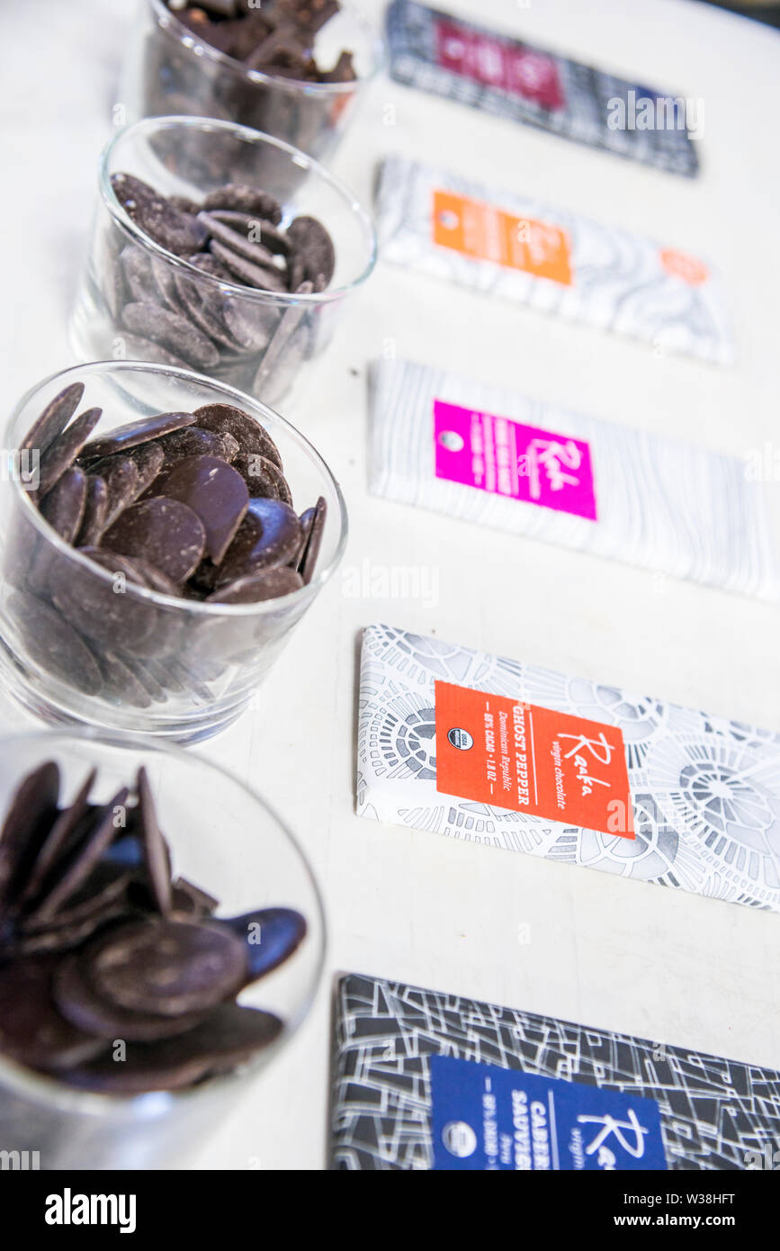 Making chocolate factory hi-res stock photography and images - Alamy