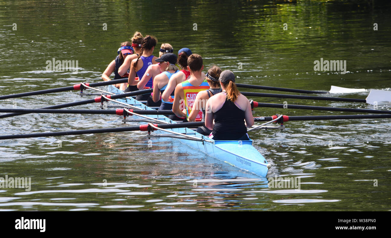 Teamwork rowing hi-res stock photography and images - Alamy