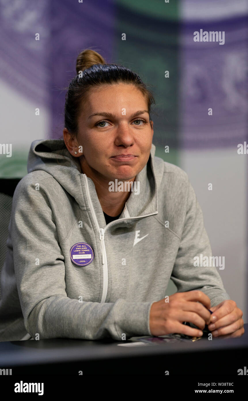 Simona halep wimbledon 2019 hi-res stock photography and images - Alamy
