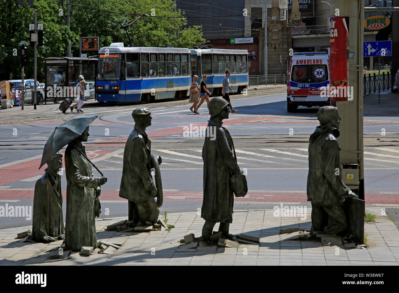 Poland wroclaw statue statues street hi-res stock photography and ...
