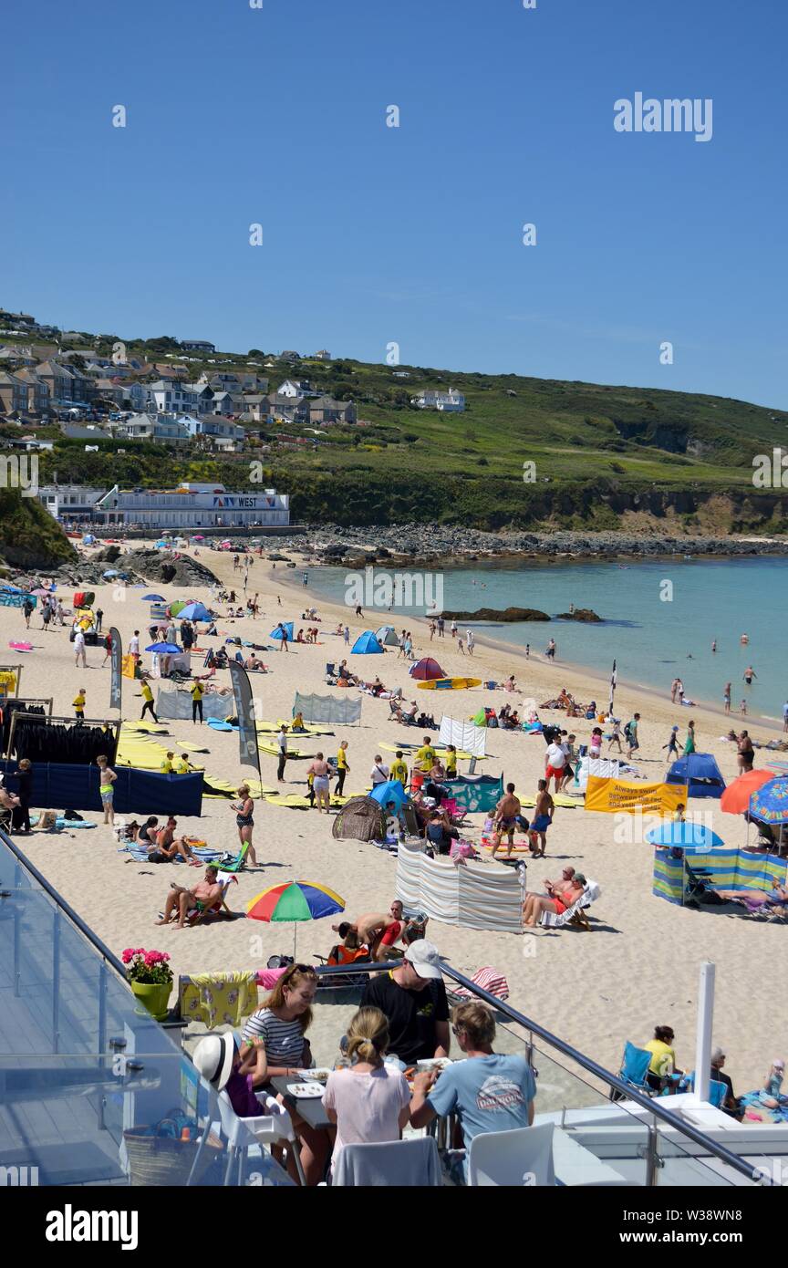Sunny summer day in north Cornwall Stock Photo - Alamy