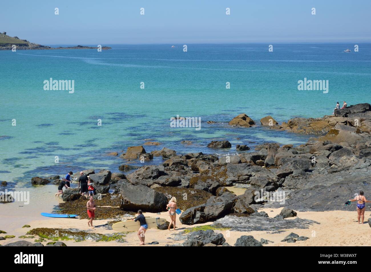 Sunny summer day in north Cornwall Stock Photo - Alamy
