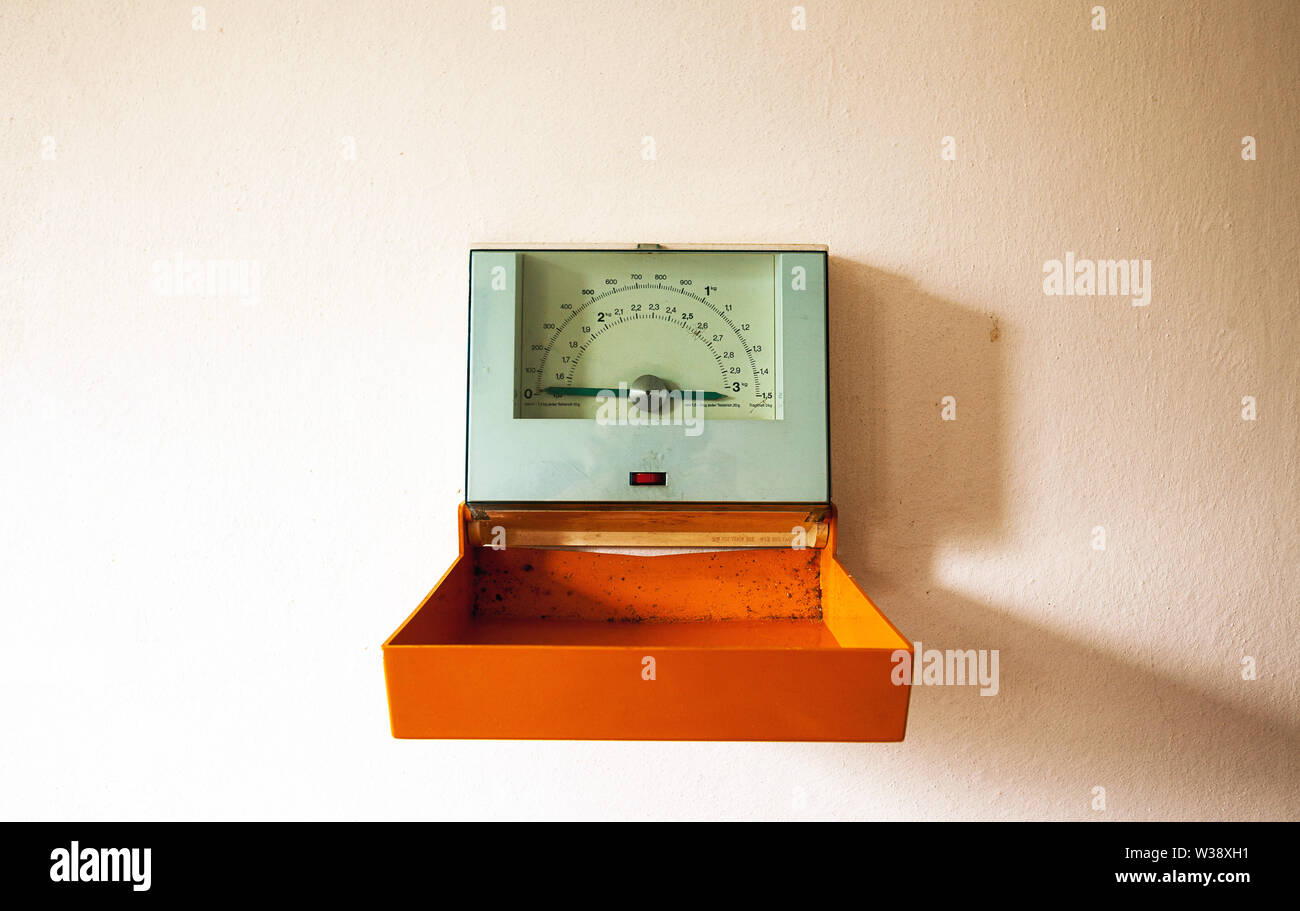 Old retro design of a household scales, closeup view Stock Photo - Alamy