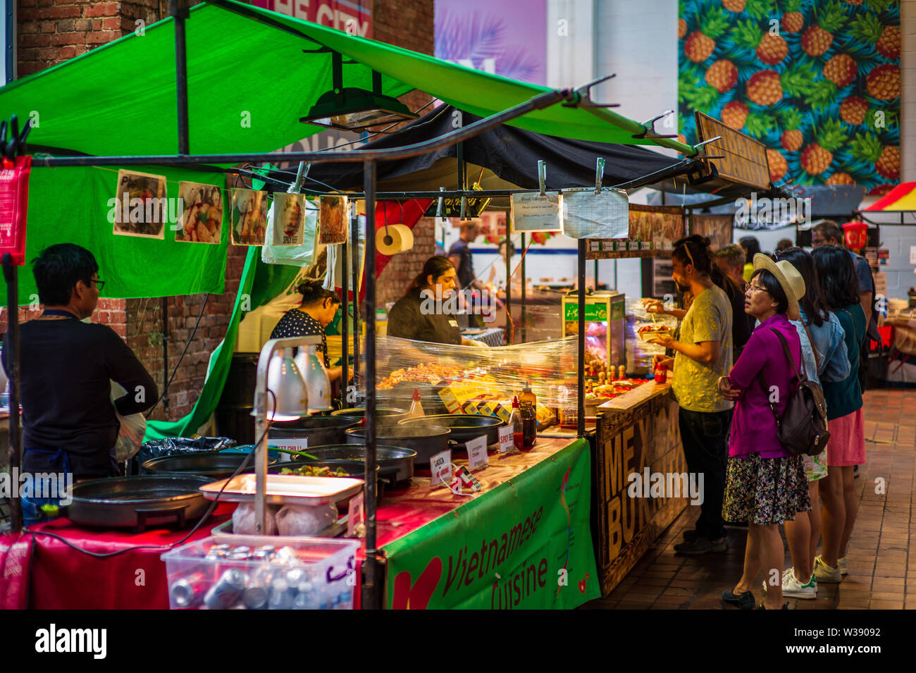 Brick lane food hi-res stock photography and images - Alamy