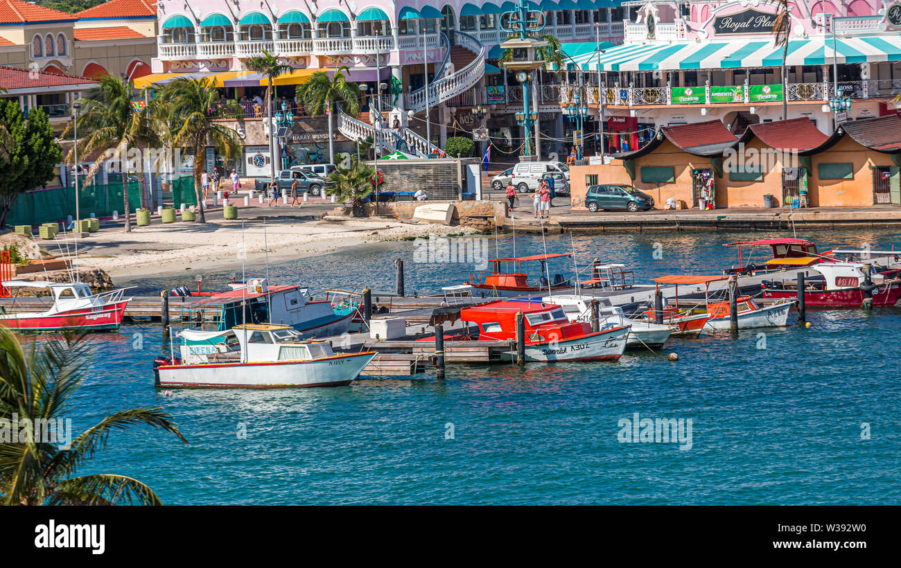 Aruba oranjestad dutch architecture colorful hi-res stock photography ...