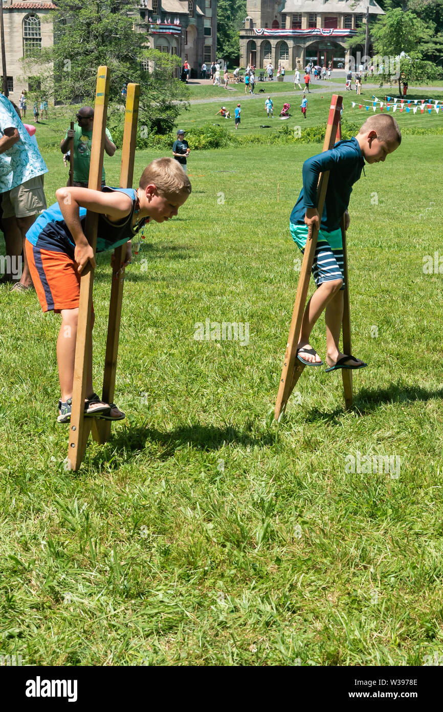 Stilts family hi-res stock photography and images - Alamy