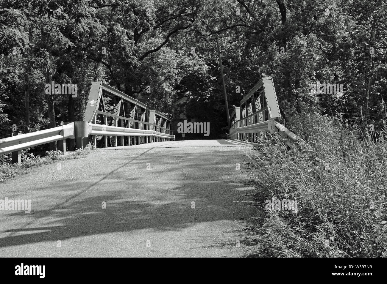 Old country steel bridge hi-res stock photography and images - Alamy