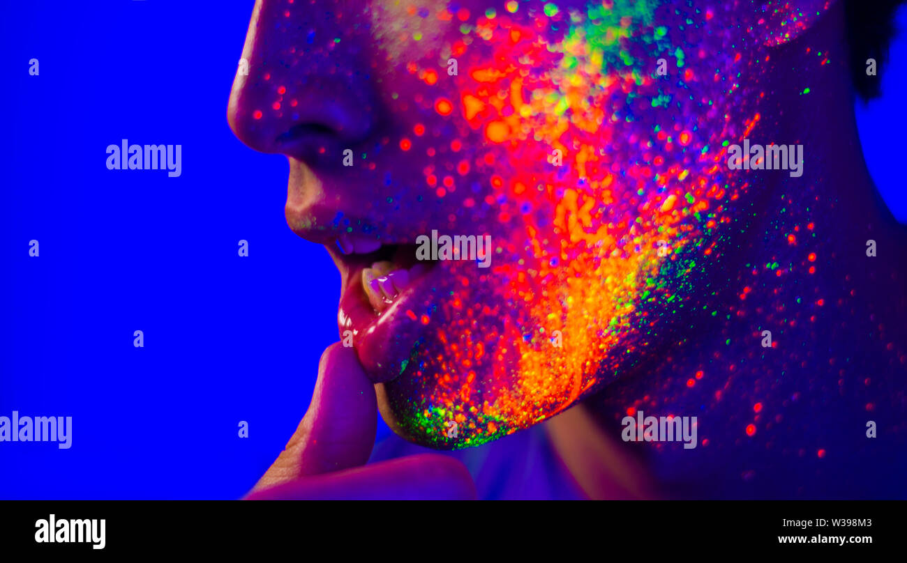 Man ray lips hi-res stock photography and images - Alamy