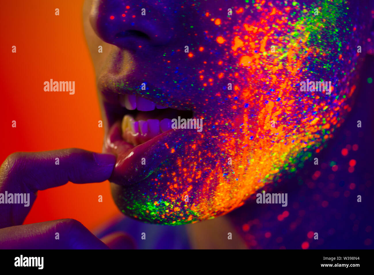 Man ray lips hi-res stock photography and images - Alamy
