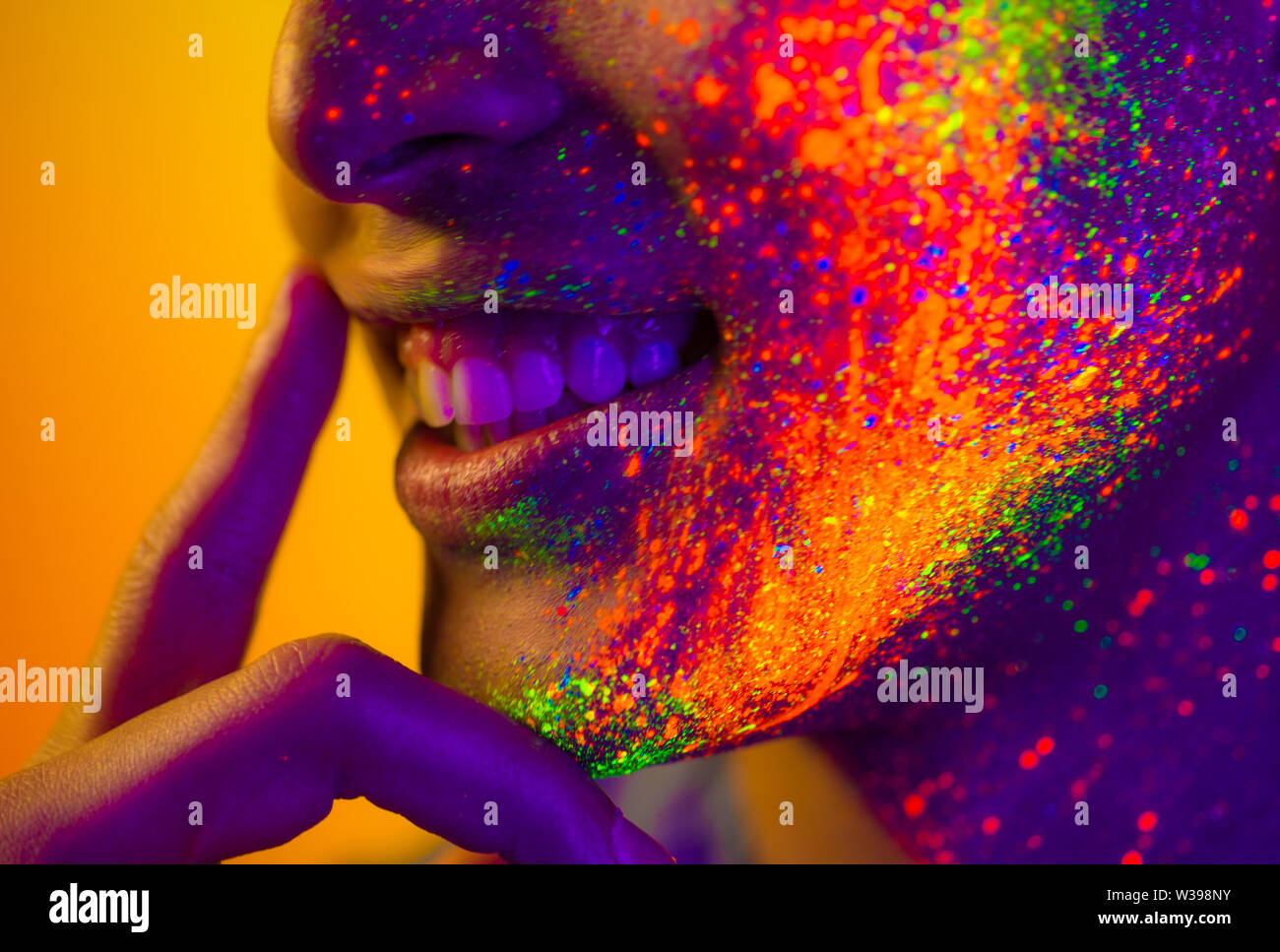 Man ray lips hi-res stock photography and images - Alamy