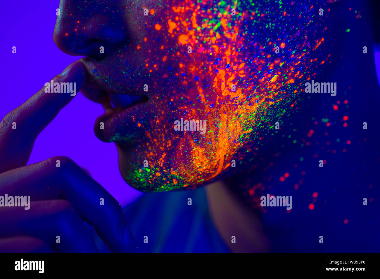 Man ray lips hi-res stock photography and images - Alamy