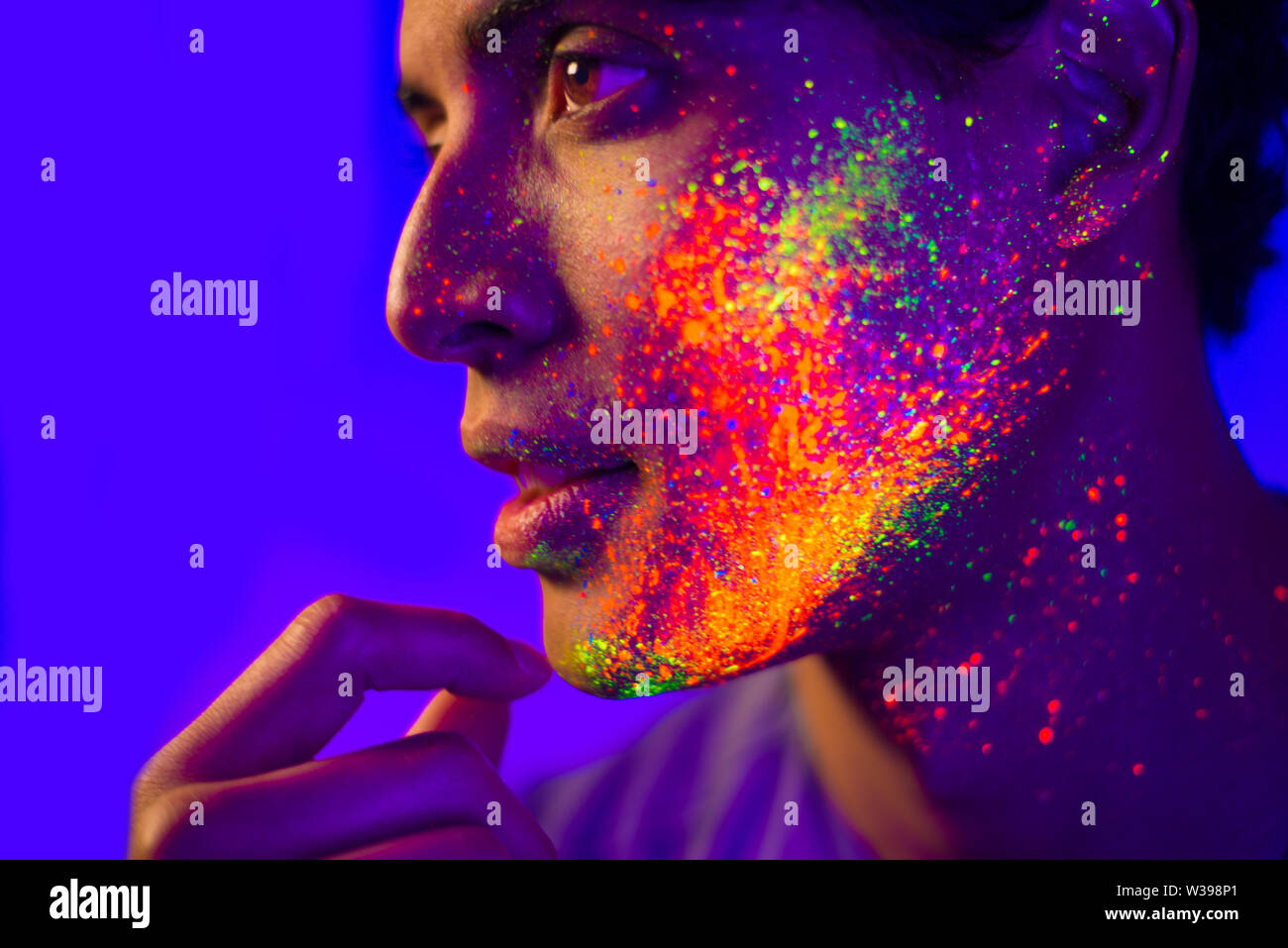 Man ray lips hi-res stock photography and images - Alamy