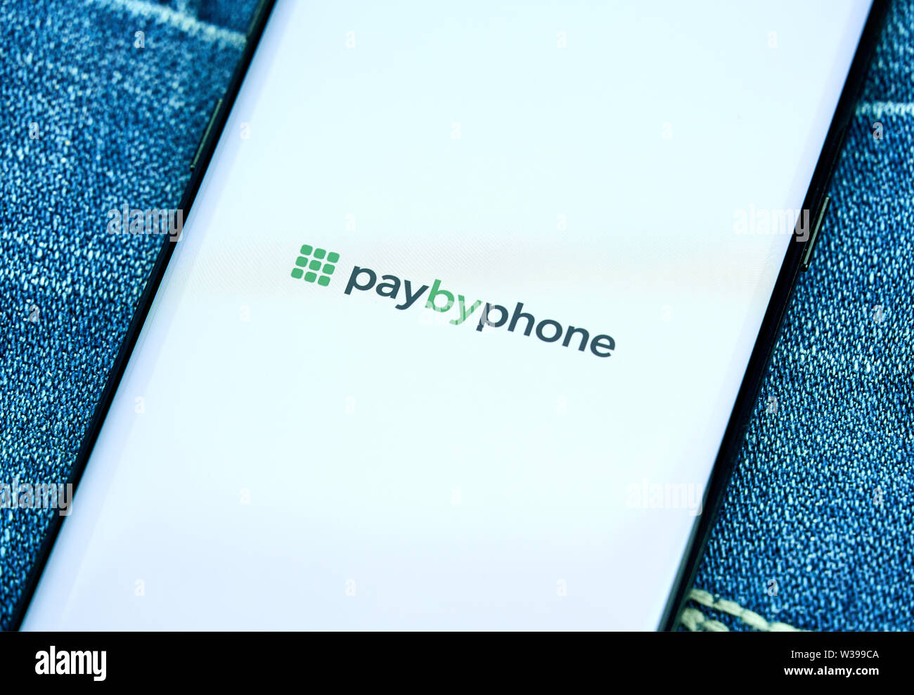 Paybyphone sign hi-res stock photography and images - Alamy