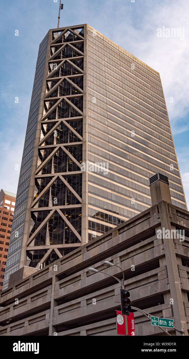 High Rise Building at St. Louis downtown - SAINT LOUIS. USA - JUNE 19 ...