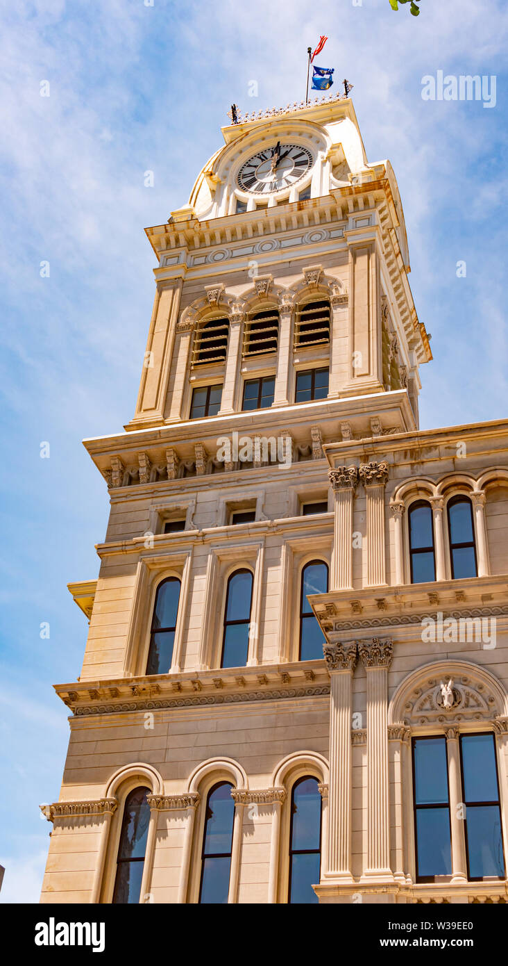 Louisville city hall hi-res stock photography and images - Alamy