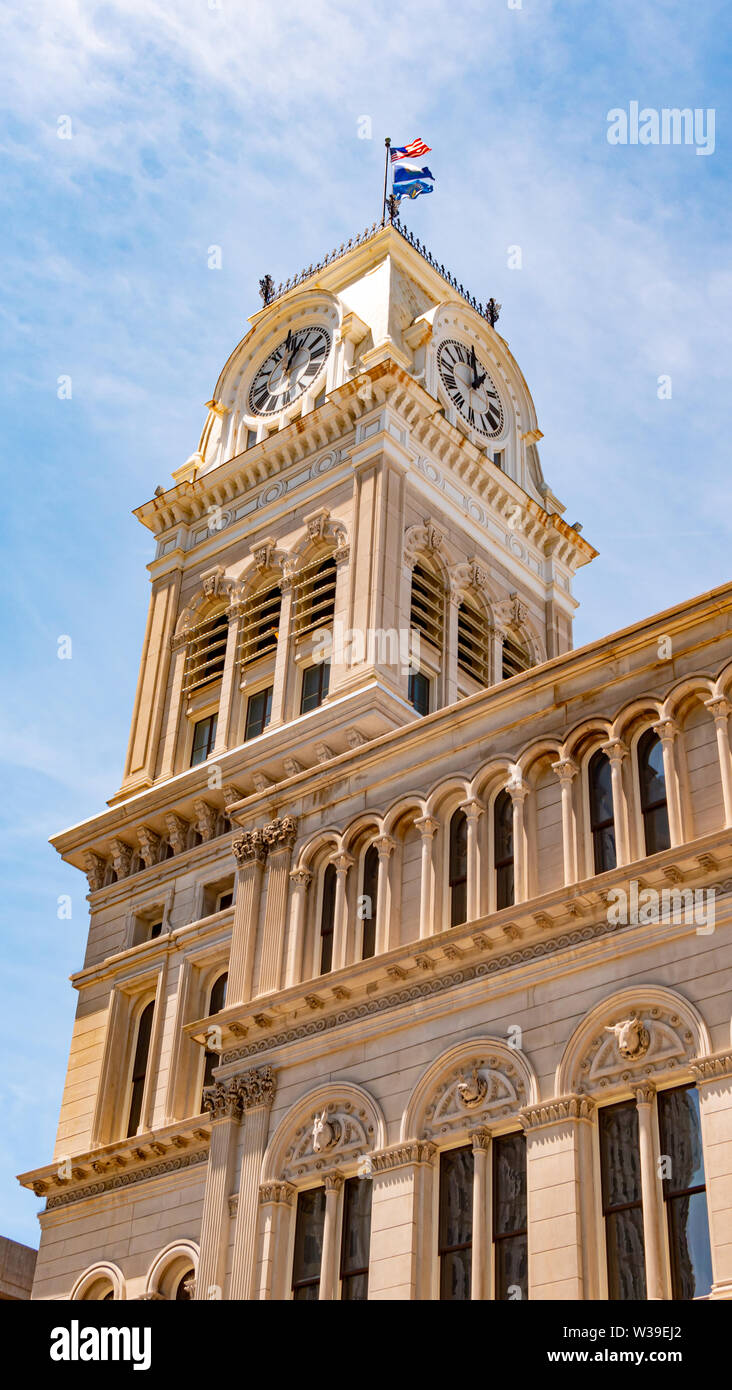 Louisville city hall hi-res stock photography and images - Alamy