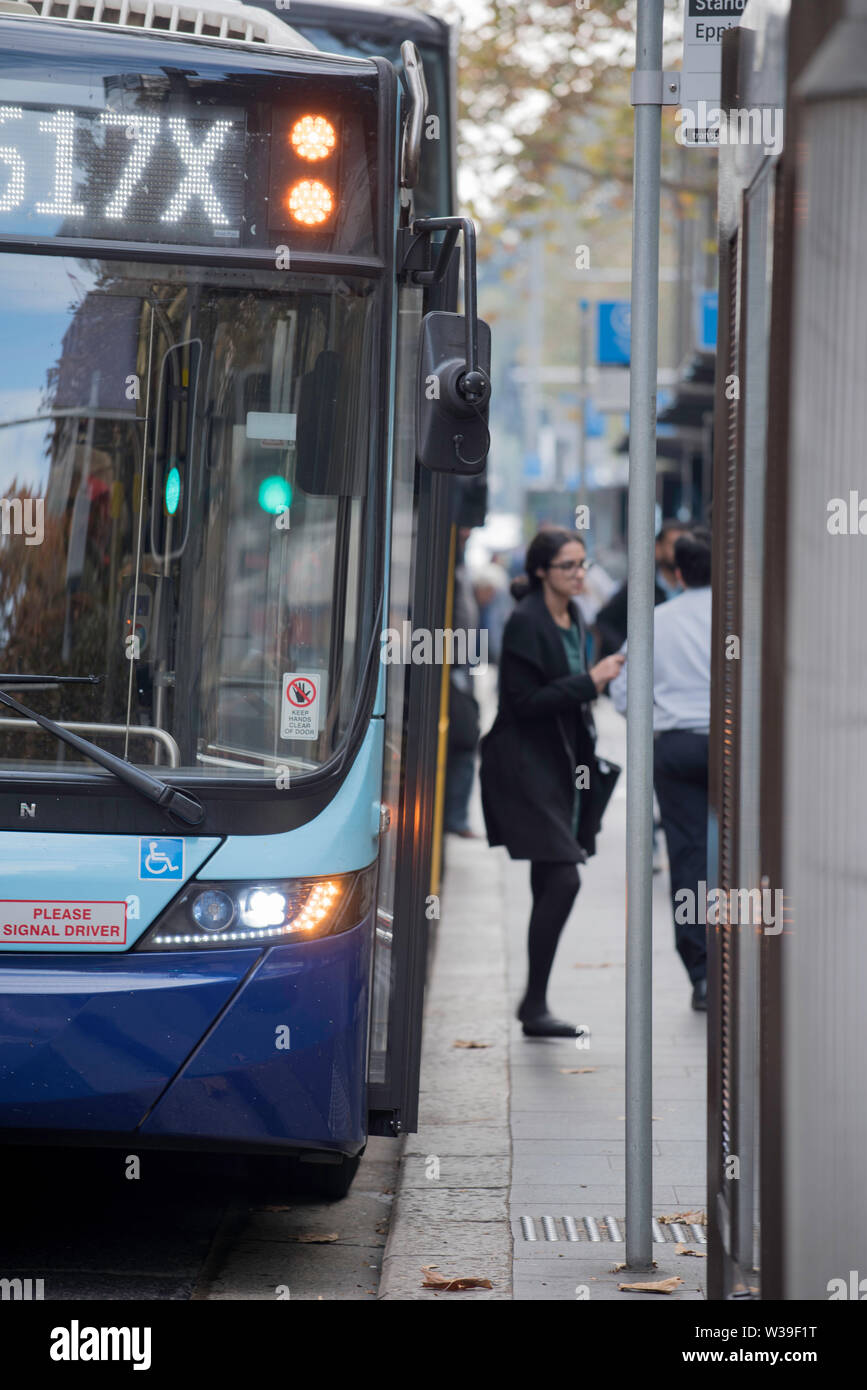 Commuter city life hi-res stock photography and images - Alamy