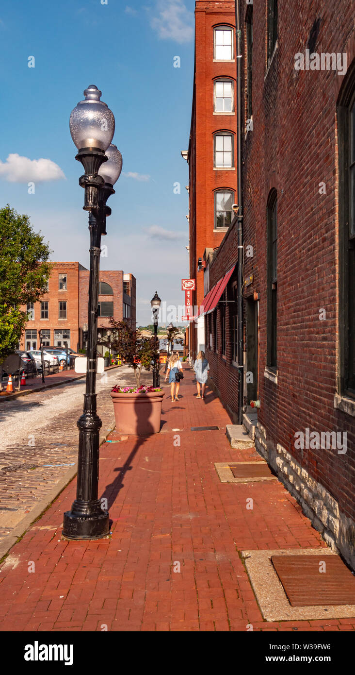 St Louis Laclede's Landing High Resolution Stock Photography and Images ...