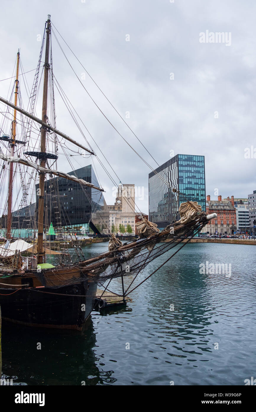 Liverpool Ship Boat High Resolution Stock Photography and Images - Alamy