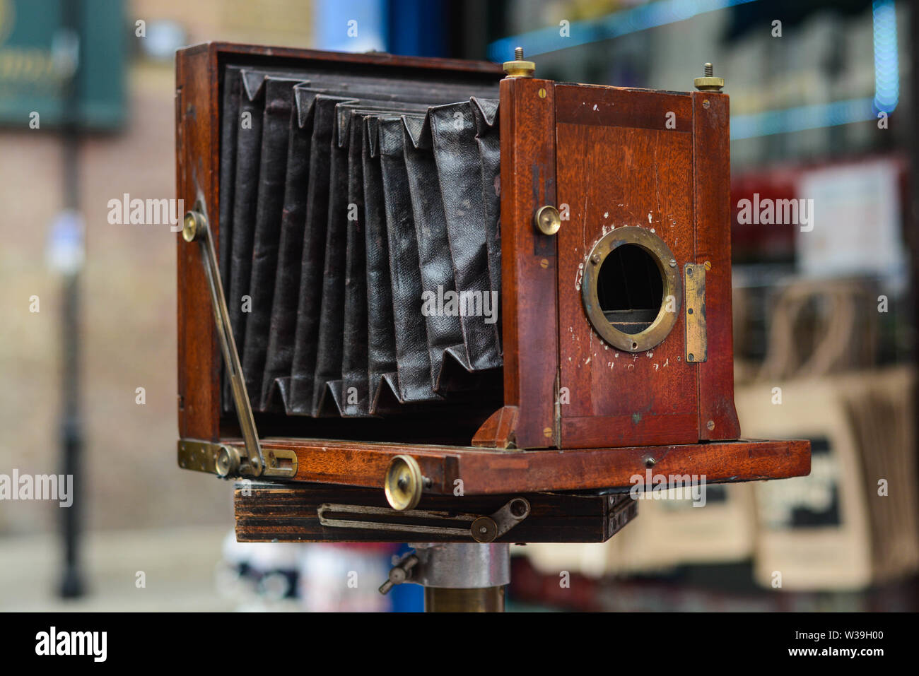 Old vintage photography cameras on display at the Portobello Road ...