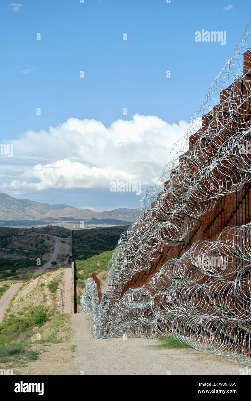 Nogales border fence mexico hi-res stock photography and images - Alamy