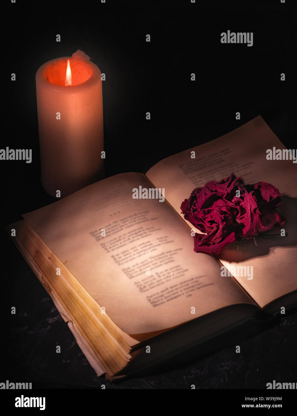 Open book red rose hi-res stock photography and images - Alamy