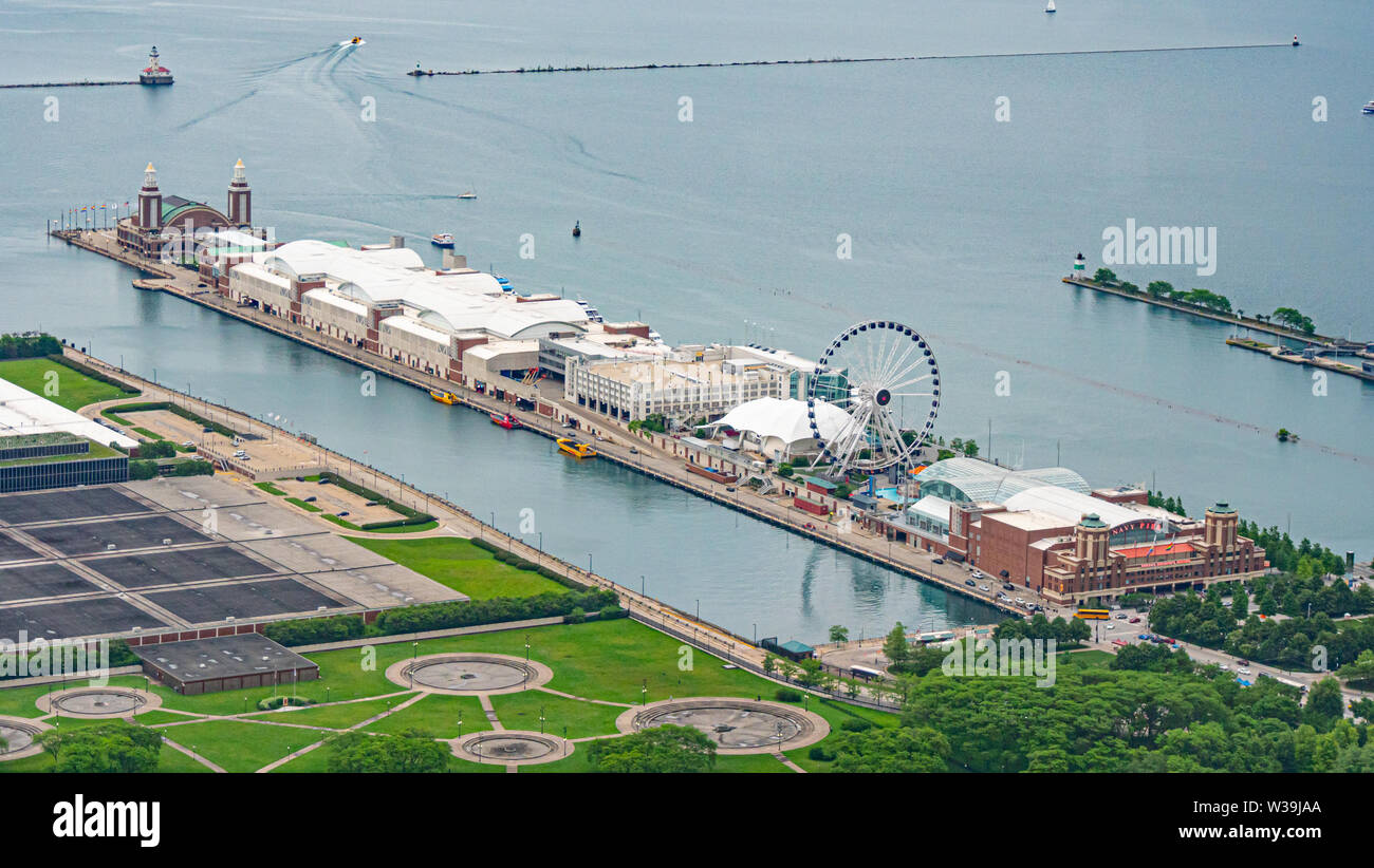 Aerial view over Navy Pier in Chicago - CHICAGO, USA - JUNE 11, 2019 ...