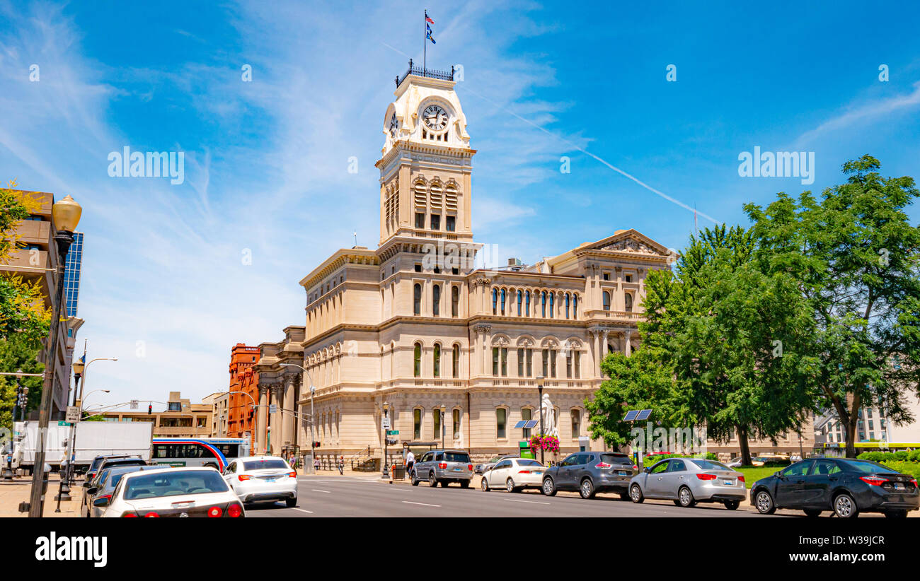 Louisville city hall hi-res stock photography and images - Alamy