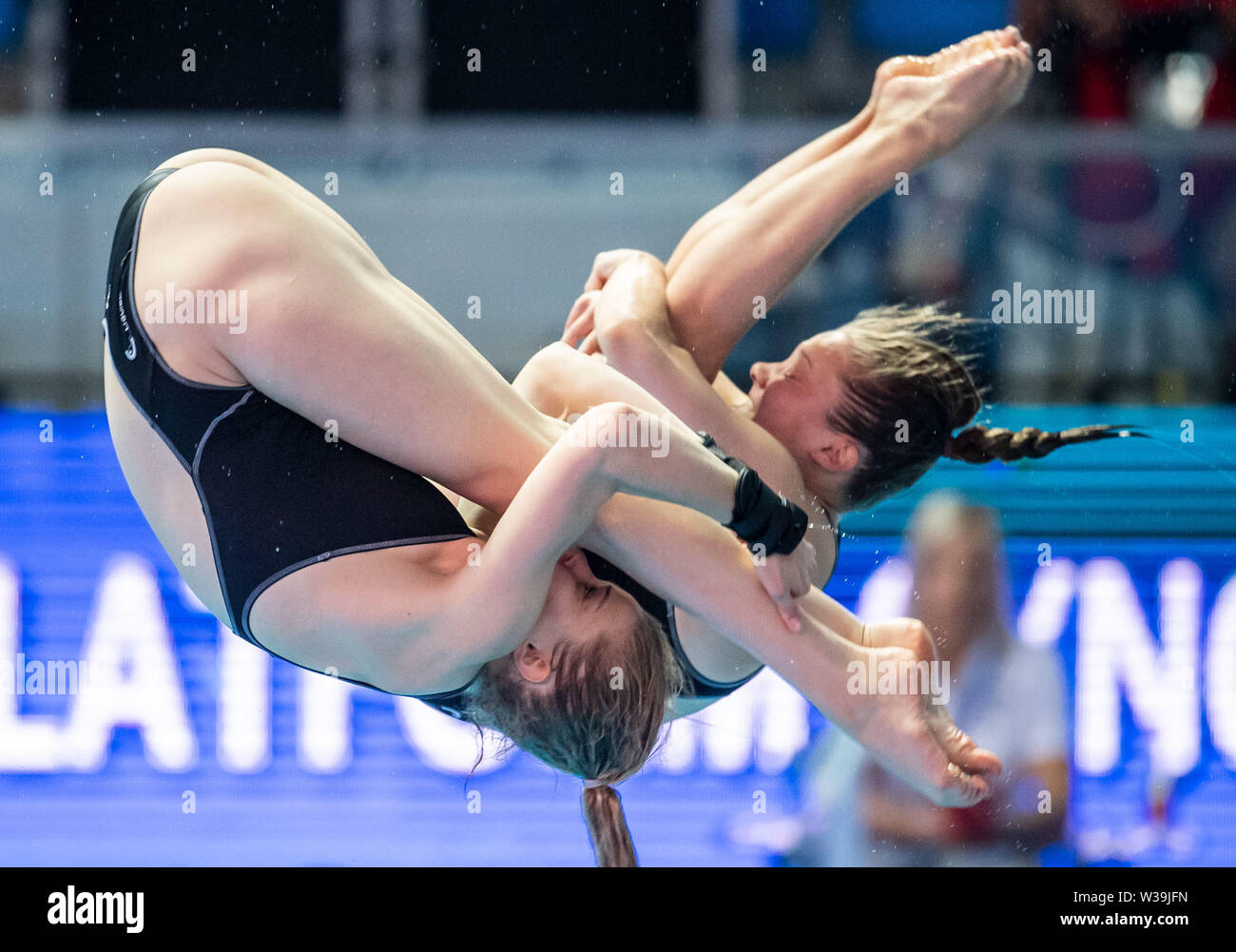 Synchronized swimming korea hi-res stock photography and images - Alamy