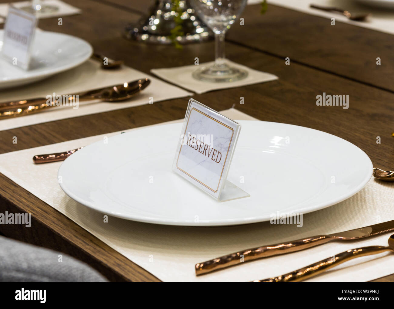 Fine dining restaurant icon hi-res stock photography and images - Alamy