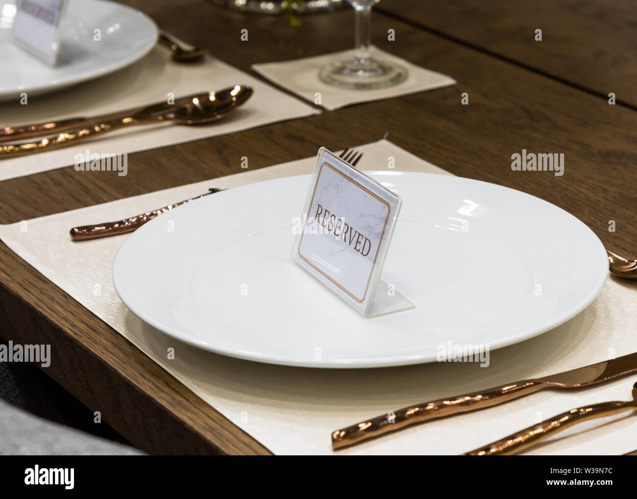 Restaurant reservation hi-res stock photography and images - Alamy
