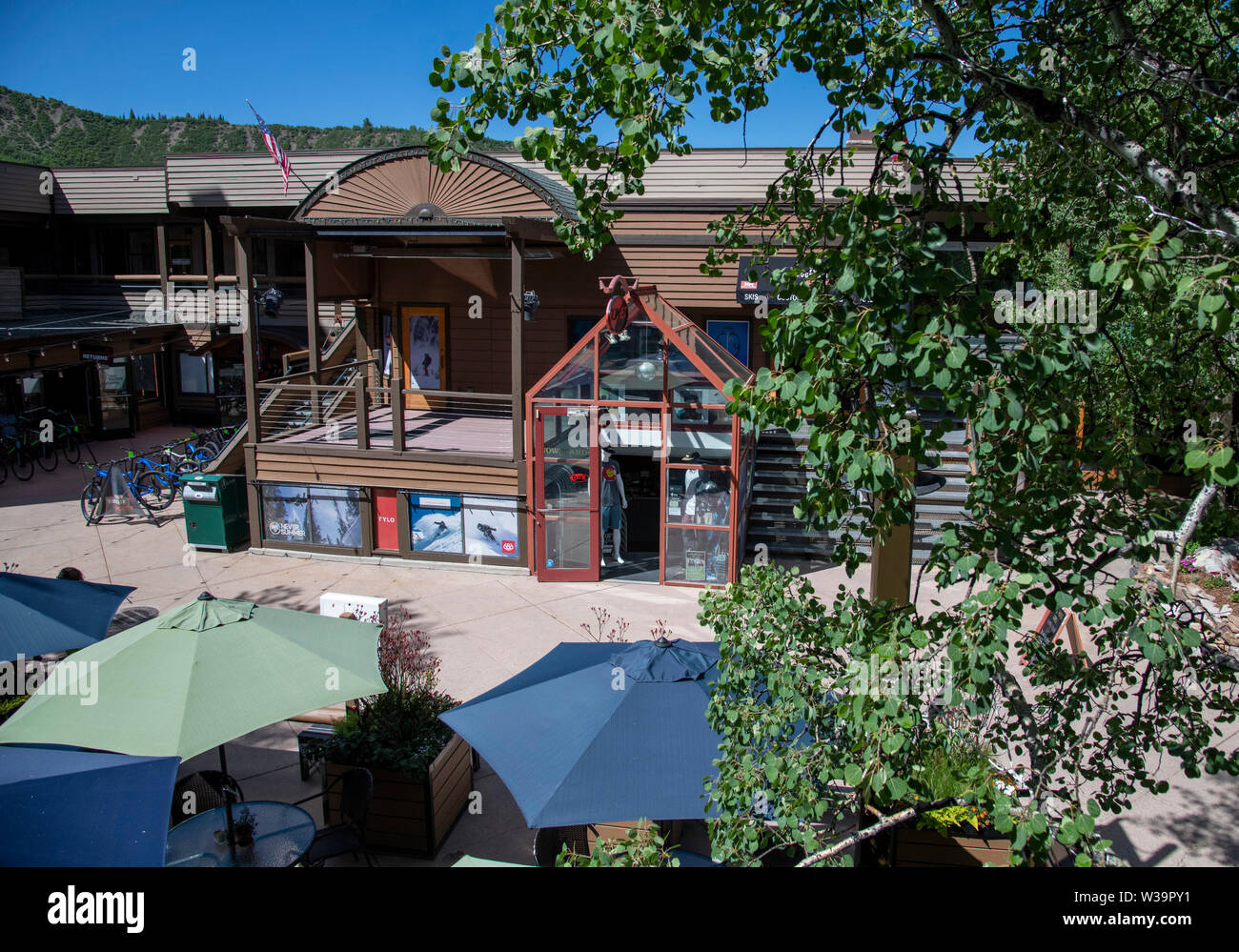 Village mall hi-res stock photography and images - Alamy