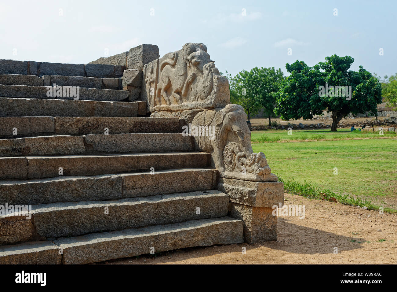 Low relief sculptures hi-res stock photography and images - Alamy