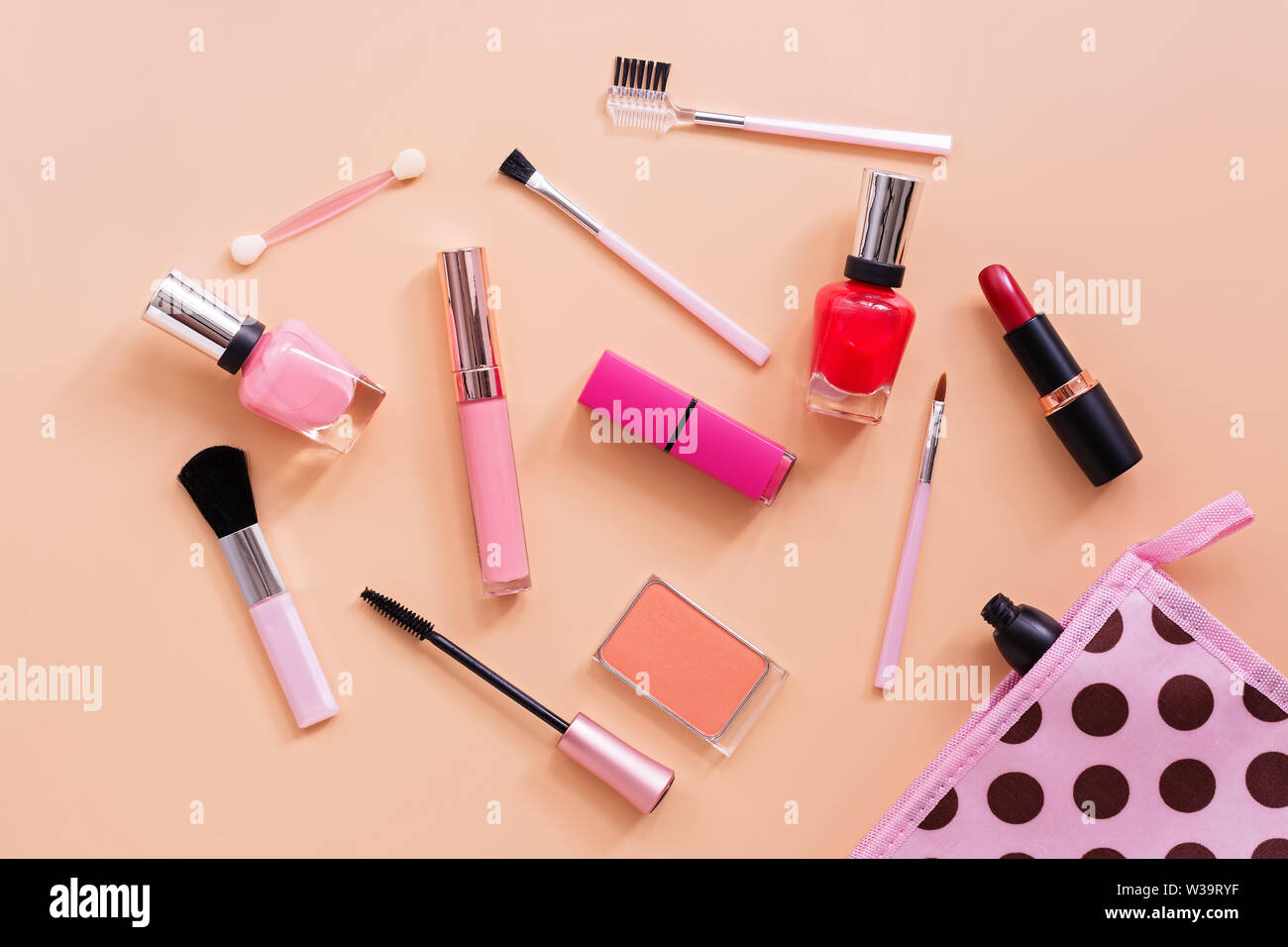 Makeup layout hi-res stock photography and images - Alamy
