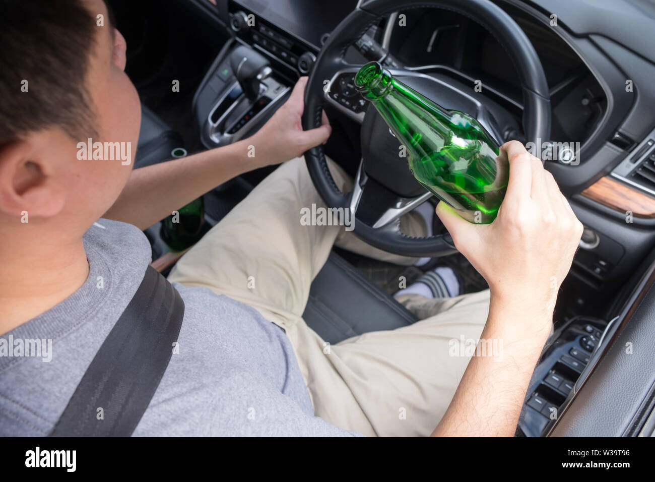 Illustration man driving car drunk hi-res stock photography and images ...