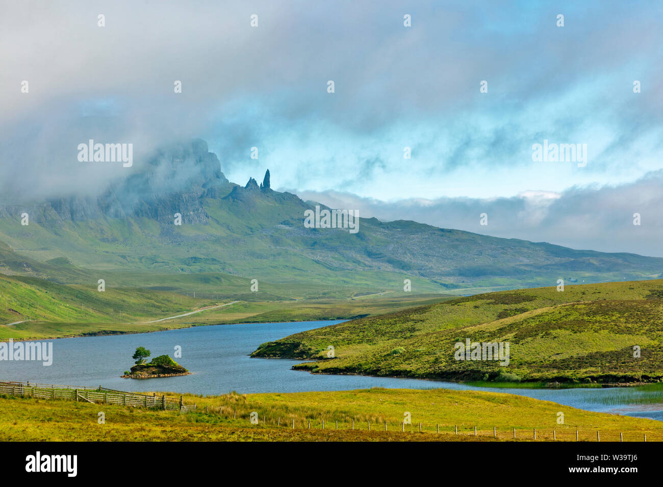 Old portree isle skye scotland hi-res stock photography and images - Alamy