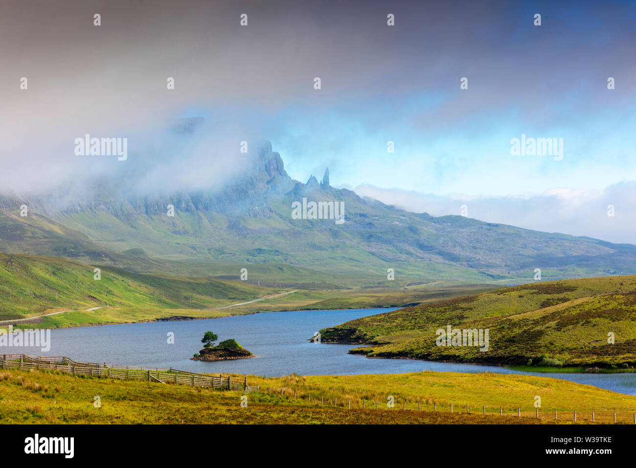 Old portree isle skye scotland hi-res stock photography and images - Alamy