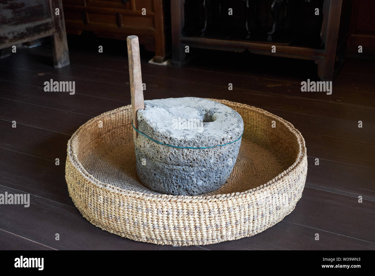 Ancient flour hi-res stock photography and images - Alamy