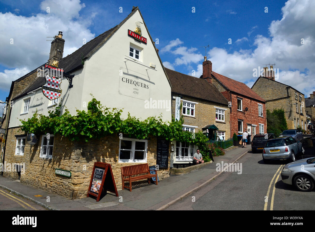 The Chequers Public House High Resolution Stock Photography and Images ...