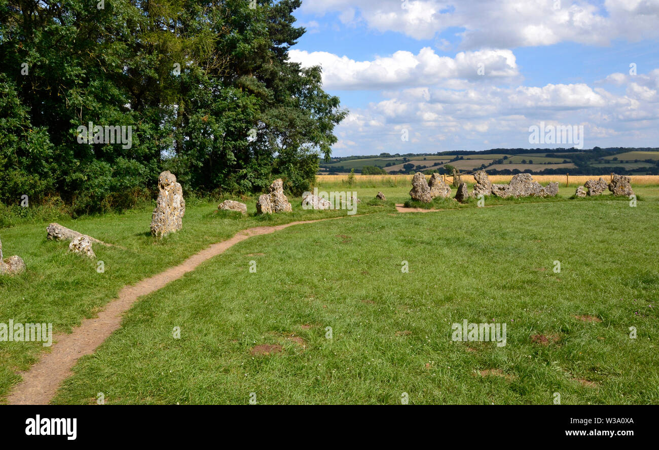 The King's Men stone circle, The Rollright Stones, Stone Court, Great ...