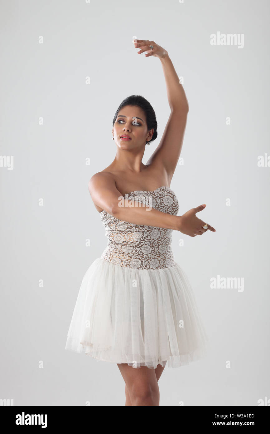 Indian ballet dancer performing dance Stock Photo - Alamy