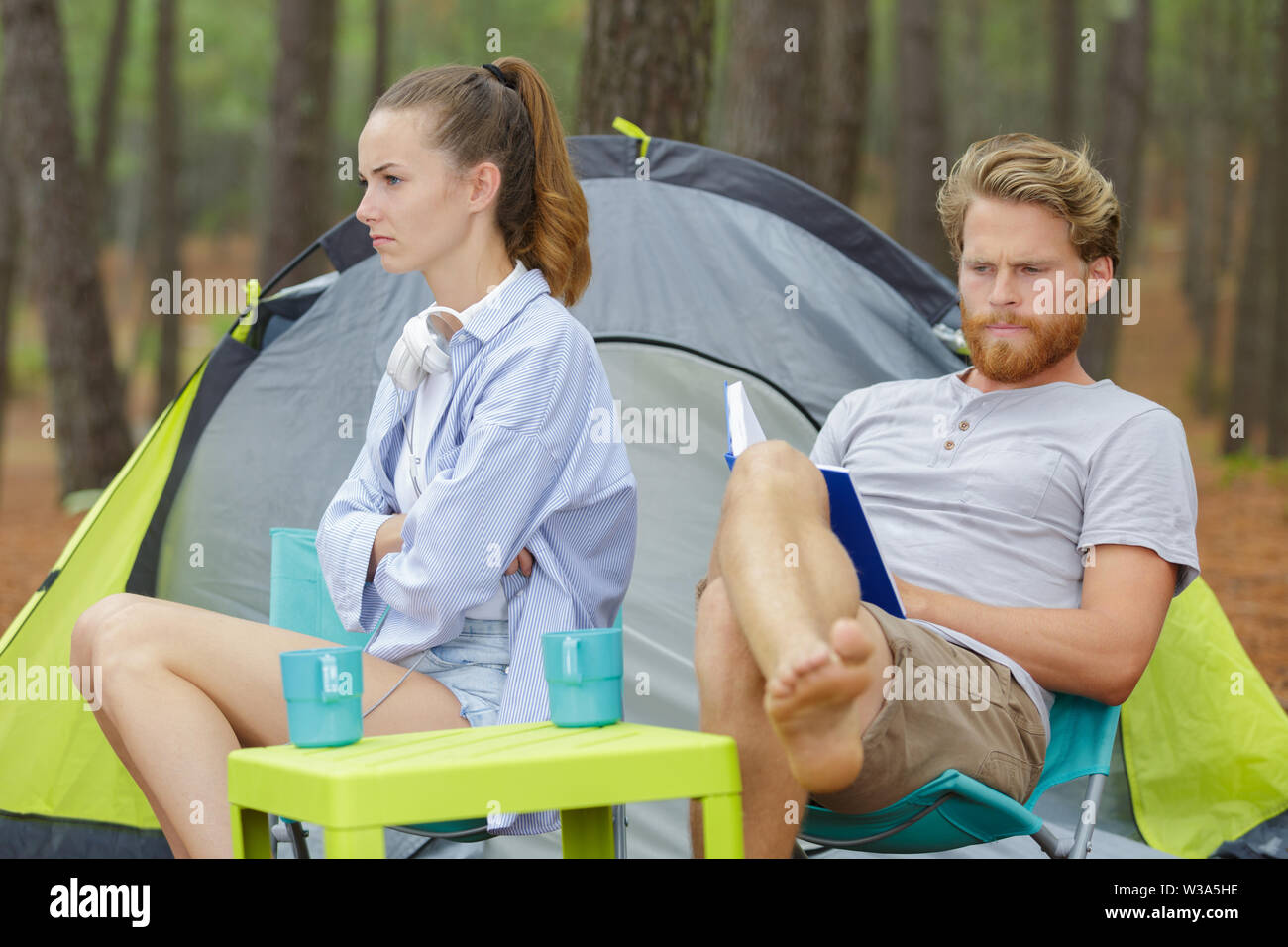 Grumpy couple hi-res stock photography and images - Alamy