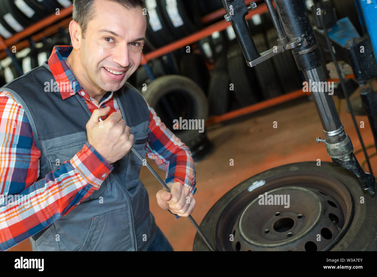 Vulcanizing Shop High Resolution Stock Photography and Images - Alamy